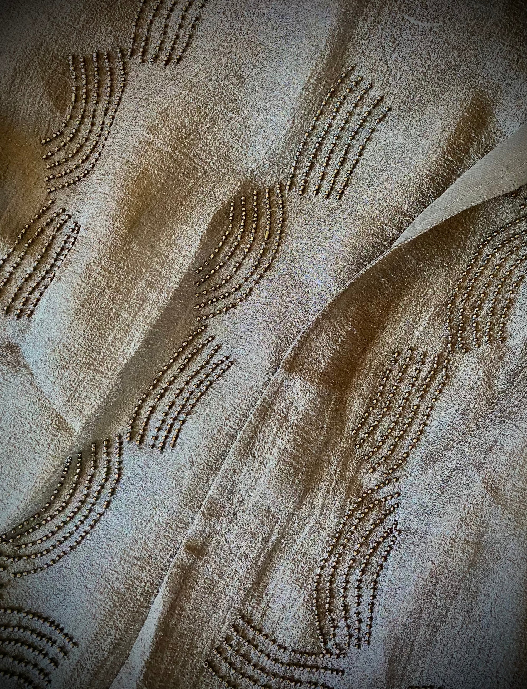 Elegant Abayas & Thobes for Women and Men | DIJA HOUSE